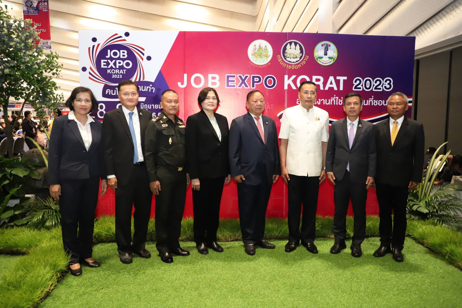รมว.สุชาติ ส่งผู้ช่วยพรศักดิ์ เปิดงาน JOB EXPO KORAT 2023 เสิร์ฟตำแหน่งงานว่างกว่า 40,000 อัตรา ...