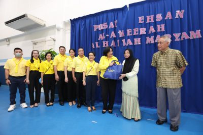 สนร.บรูไน กิจกรรมจิตอาสา เลี้ยงอาหารกลางวันนักเรียน ณ Pusat Ehsan Al ...