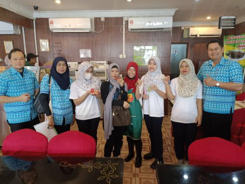 กุ๊กไทยฝีมือดี ในร้านอาหาร Aminah arif ในบรูไน - กระทรวงแรงงาน